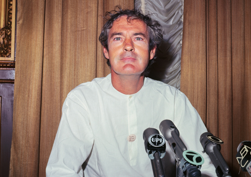 Dr. Timothy Leary discusses the stages of the psychadelic experience of ...